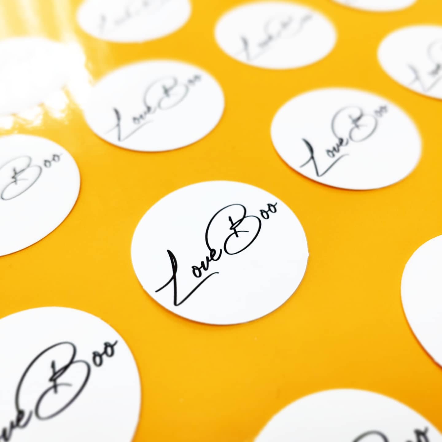 Stickere și Etichete Personalizate | Sticker World